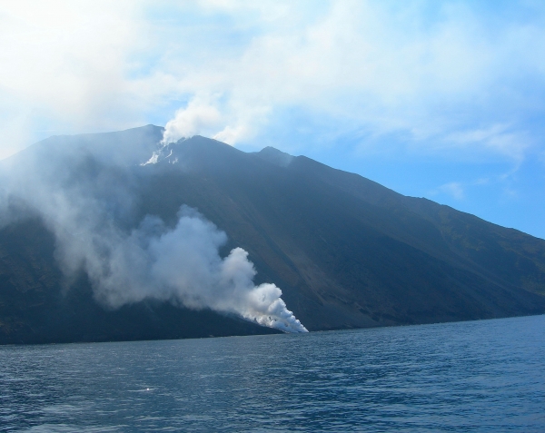 mount stromboli - stromboli eruption - vulcano stromboli - stromboli v
